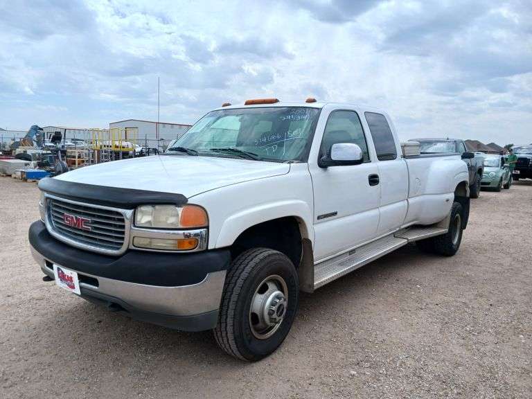 2001 GMC Sierra 3500 SL Extended Cab 4D - Assiter Auctioneers