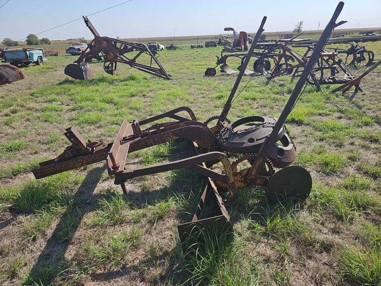 Disc Plow Attachment - Assiter Auctioneers