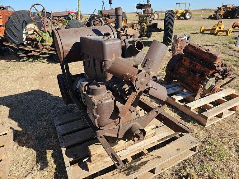 International Harvester Engine - Assiter Auctioneers