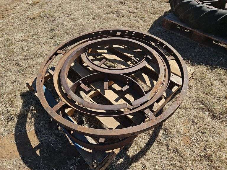 (3) Antique 33 1/2" - 48" Steel Wheel Extensions & (2) 25" Cut Off Flat ...