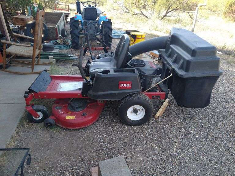 Toro 42" Z4235 Zero Turn Twin Bagger Mower, V-Twin 22.0 HP Kawasaki ...