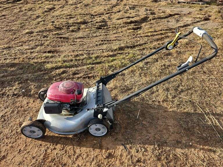 Honda Quadra Cut System Mower - Assiter Auctioneers