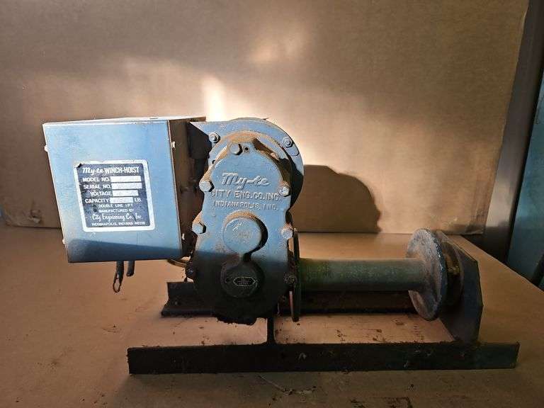 21" My-Te Winch-Hoist 100A - Assiter Auctioneers
