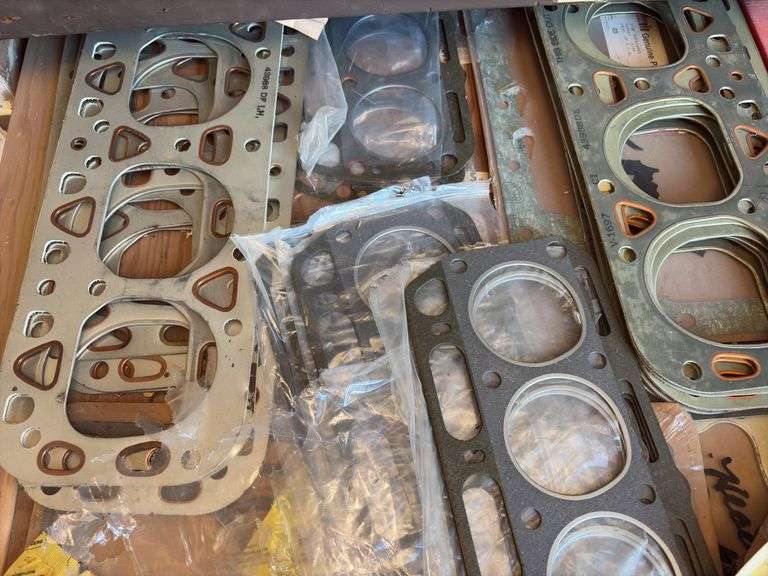 Assorted NOS Gaskets (drawer 9) - Assiter Auctioneers