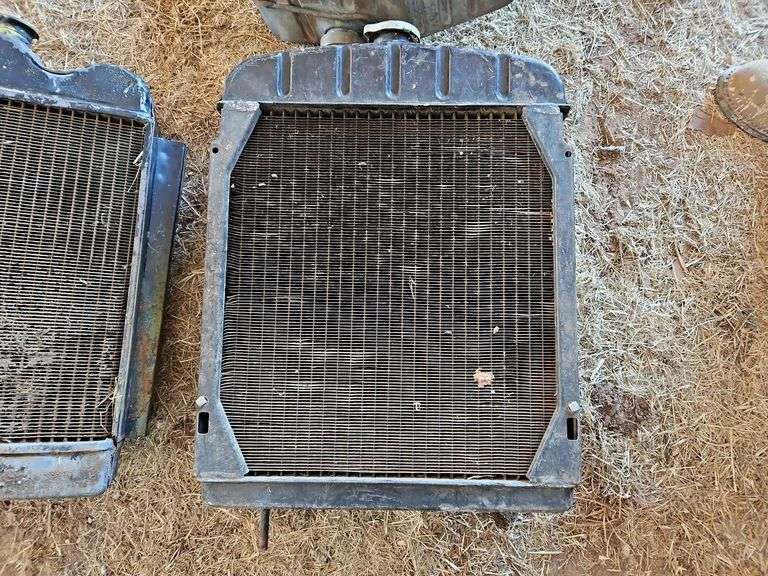 International Harvester Radiator - Assiter Auctioneers