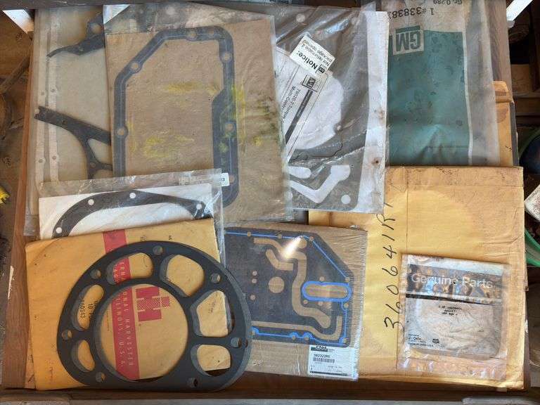 Assorted NOS Gaskets (drawer 18) - Assiter Auctioneers