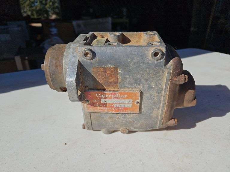 Caterpillar & American Bosch Co. Magneto, Model: 472360B410, SN ...