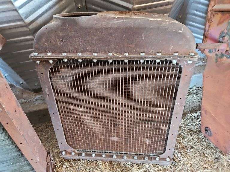 International Harvester Radiator - Assiter Auctioneers