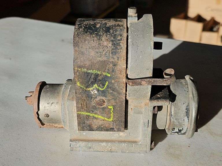 American Bosch Magneto, Model: U4ED2, SN: 4071682, - Assiter Auctioneers