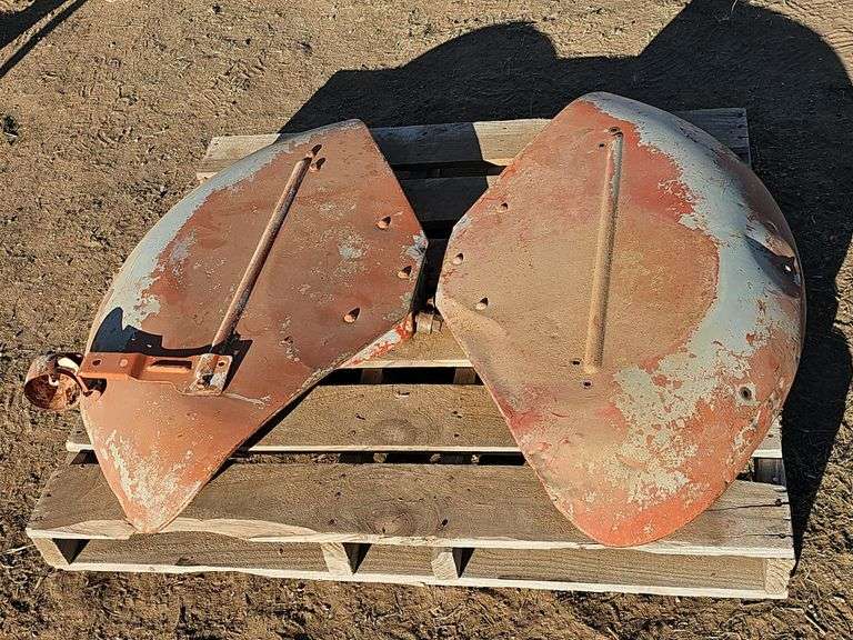 Pair Of 20 & 30 Ferguson Tractor Fenders - Assiter Auctioneers