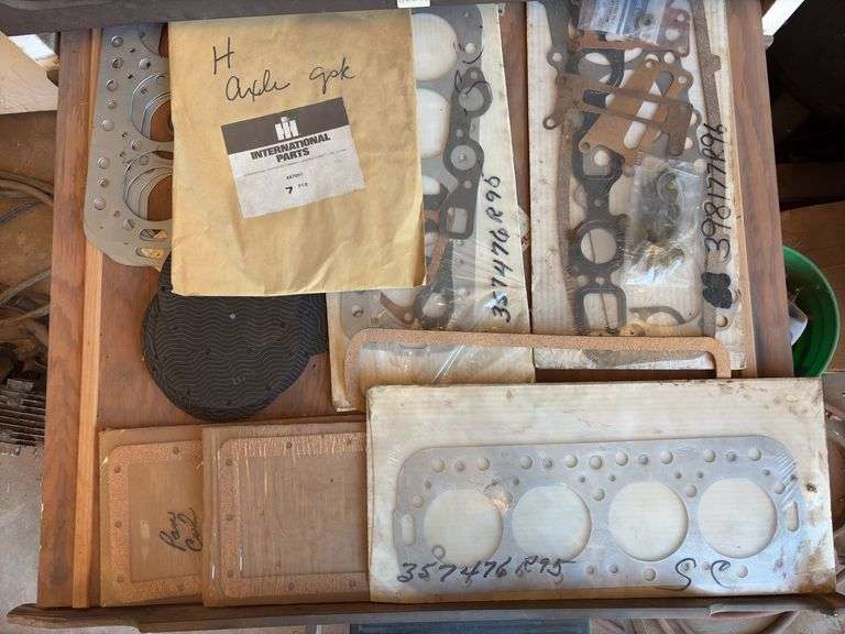 Assorted NOS Gaskets (drawer 14) - Assiter Auctioneers