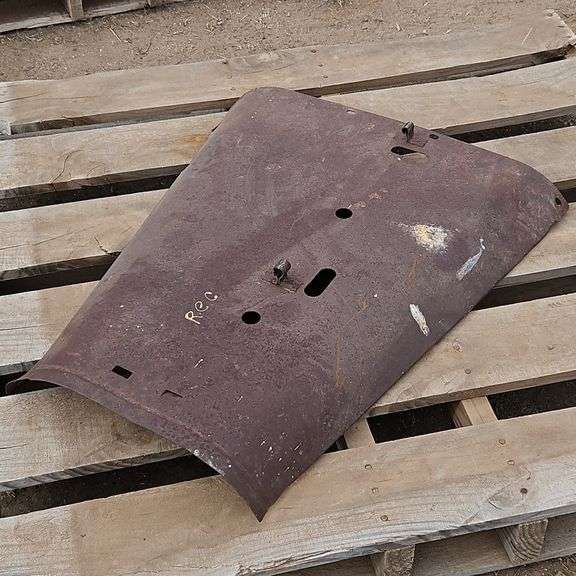 Farmall Regular Tractor Hood - Assiter Auctioneers