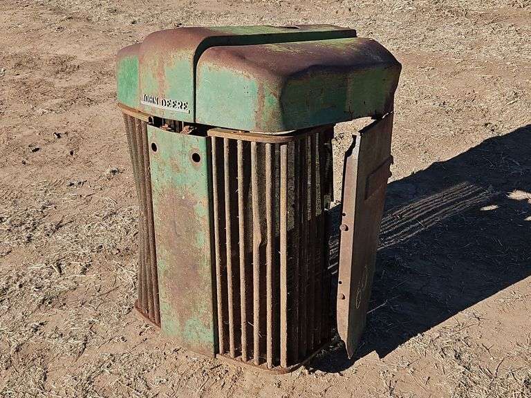 John Deere 60 Front Cover & Grill - Assiter Auctioneers