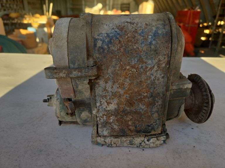 Simms 4 CYL Magneto - Assiter Auctioneers