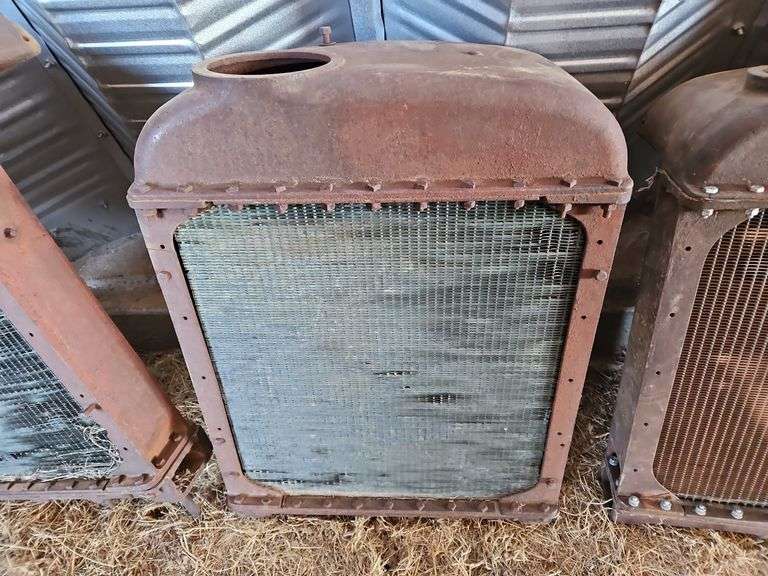 International Harvester Radiator - Assiter Auctioneers