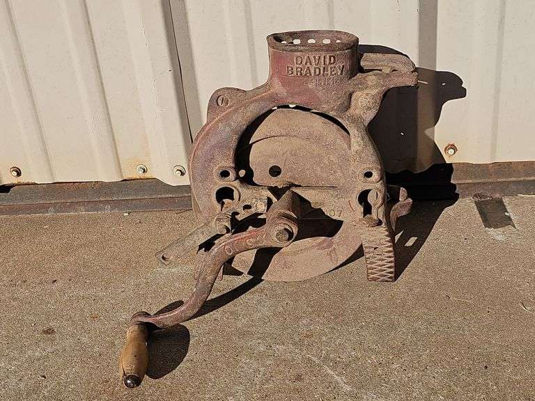Antique Cast Iron David Bradley Corn Sheller - Assiter Auctioneers