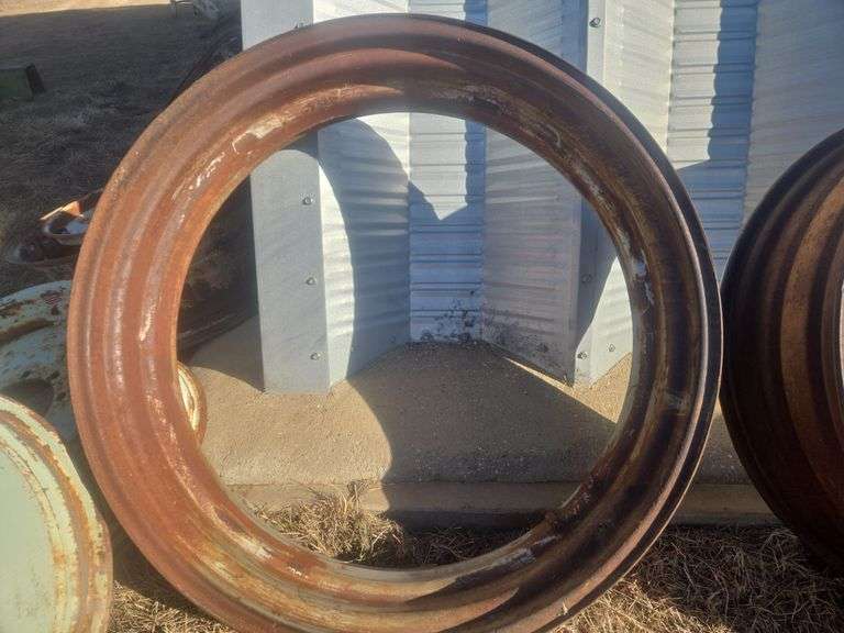 Tractor Rim - Assiter Auctioneers