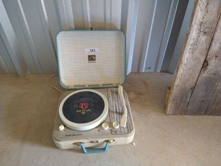 Vintage RCA Victor Working Portable Record Player mod#1-EMP-2E ...