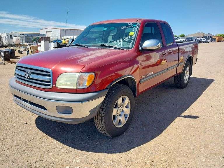 2001 Toyota Tundra Base 4D - Assiter Auctioneers