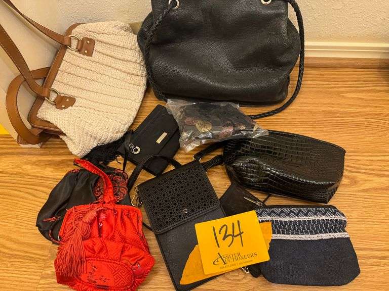 Hand bags misc - Assiter Auctioneers