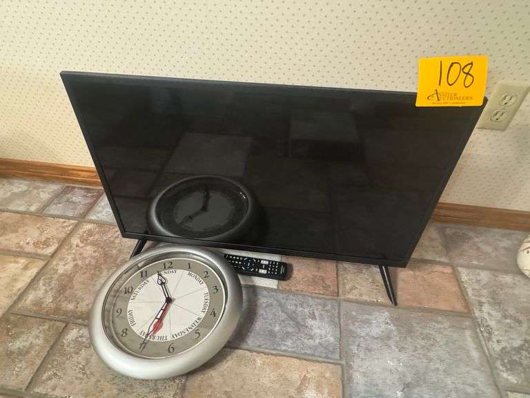 Tv & clock - Assiter Auctioneers