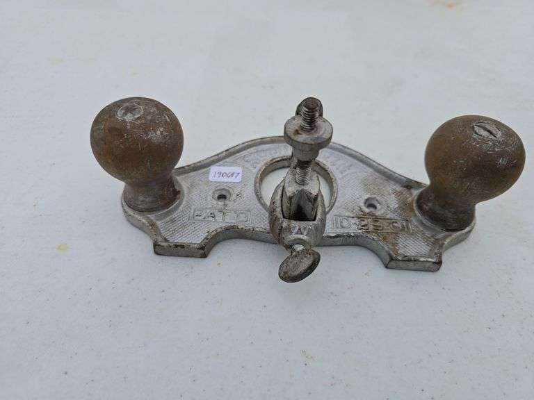 Vintage Stanley 71 1/2 Router Plane - Assiter Auctioneers