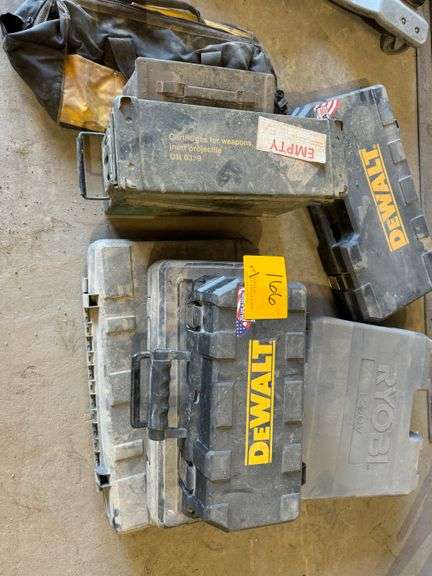 Assorted empty tool boxes & bags - Assiter Auctioneers