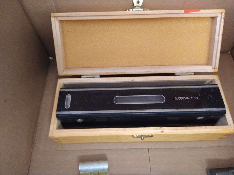 8" Precision Level w/Machinists Jacks - Assiter Auctioneers