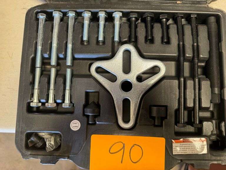 Bolt-Type Wheel Puller Set - Assiter Auctioneers