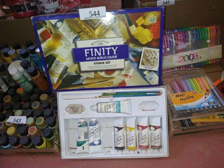 Finity Acrylic Studio Set - Assiter Auctioneers