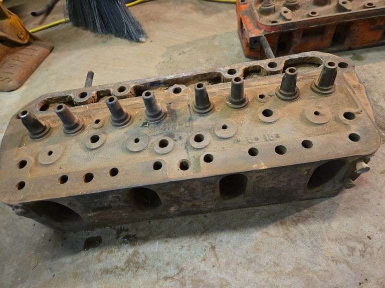 International W9 Head 414D - Assiter Auctioneers