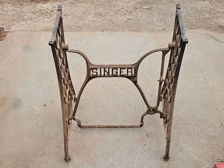 Antique Singer Sewing Base - Assiter Auctioneers
