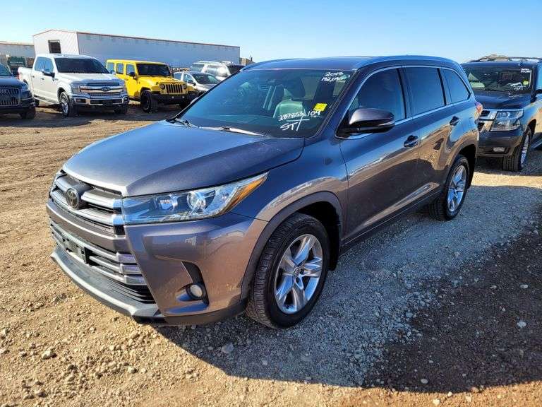 2018 Toyota Highlander Limited SUV 4D - Assiter Auctioneers