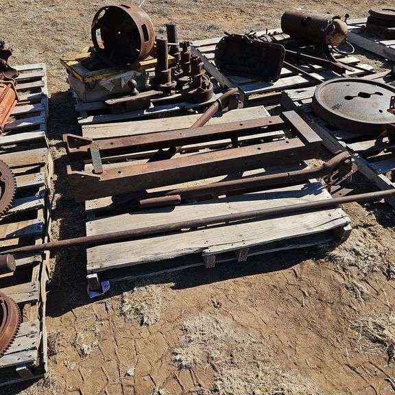 Assorted Tractor Axel Parts - Assiter Auctioneers