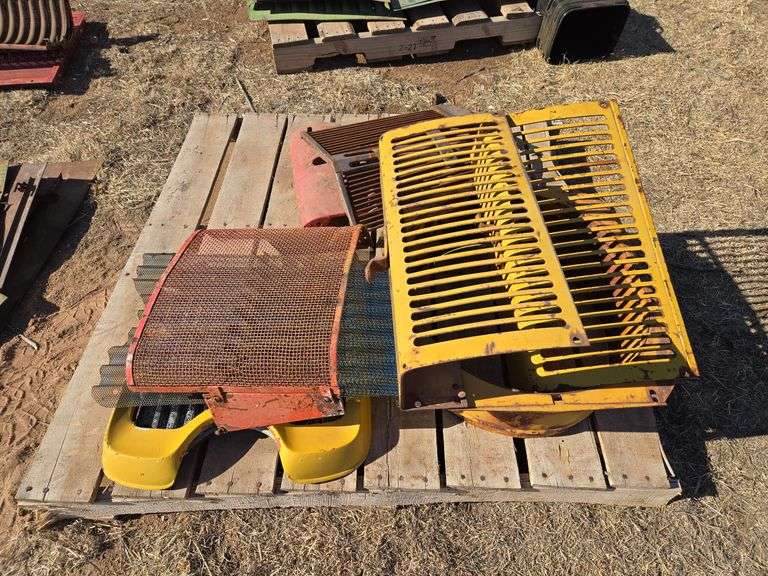Assorted Tractor Grill Screens - Assiter Auctioneers