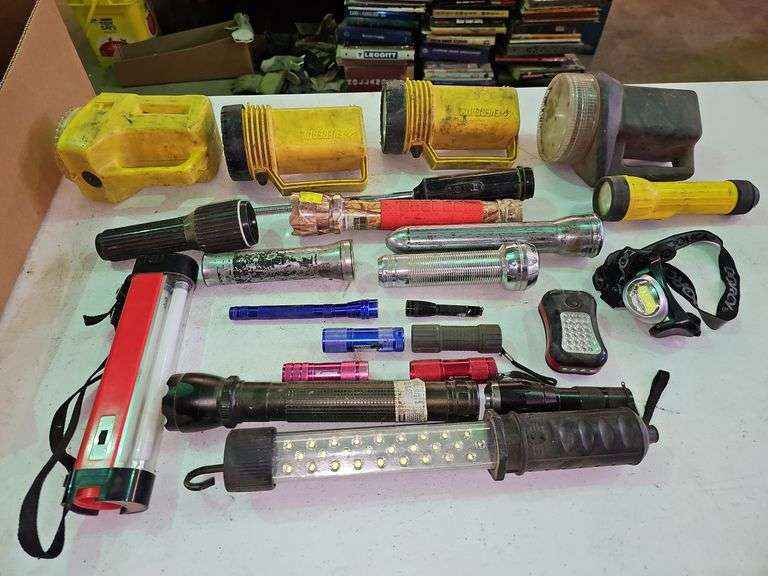 Assorted Flashlights - Shipe, Home, Outside Uses - Assiter Auctioneers
