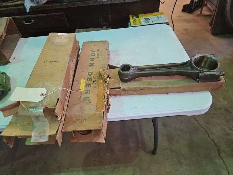 (5) John Deere Connecting Rods - Assiter Auctioneers