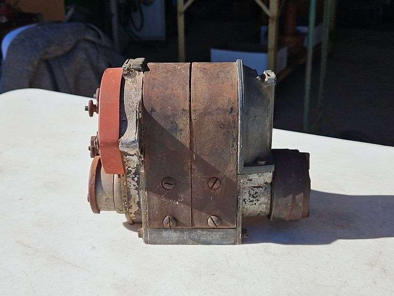American Bosch Magneto, ZR4 ED34, V7, 400601 - Assiter Auctioneers