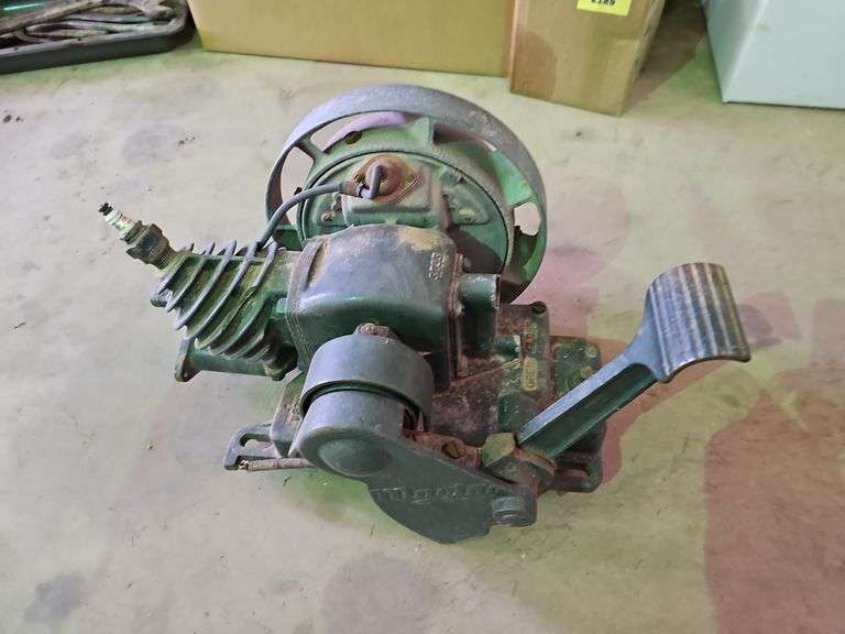 Vintage Maytag Engine - Assiter Auctioneers