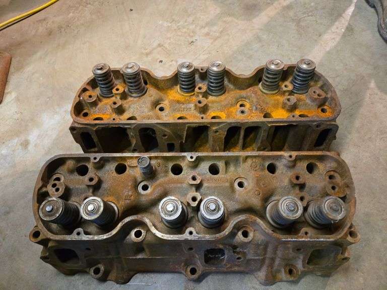 (2)GMC Big Block 305 V6 Heads - Assiter Auctioneers