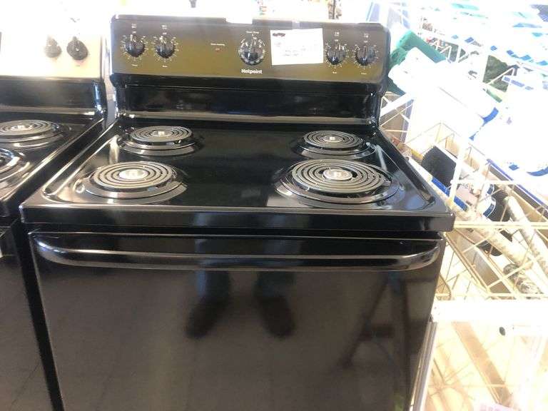 Hot Point Electric Range model RBS160DMBB - Assiter Auctioneers