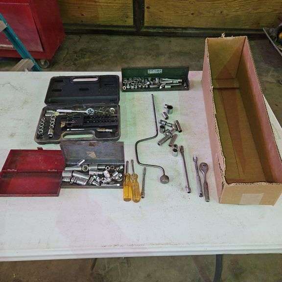 Assorted Quarter Inch Sockets & Drive Tools - Assiter Auctioneers