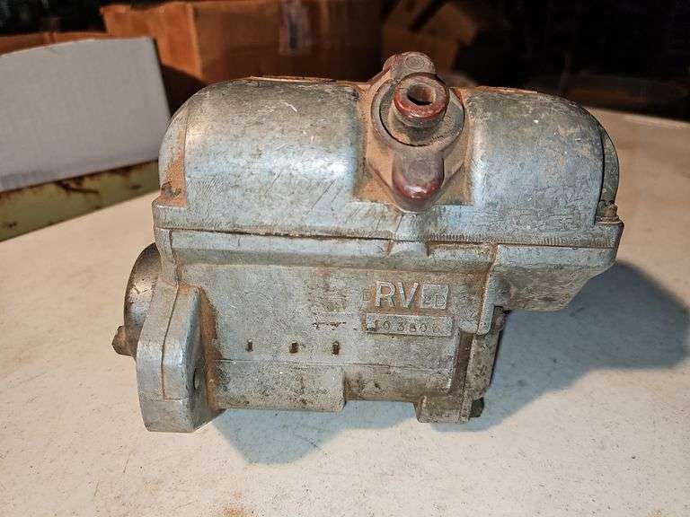 Fairbanks-Morse Magneto, #: DRV2B, #: 103803, - Assiter Auctioneers