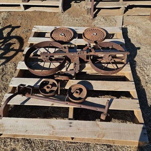 Antique Planet Jr. Garden Seeder & Parts - Assiter Auctioneers