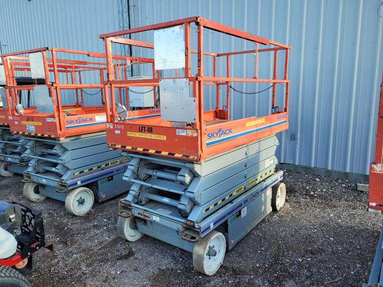 Skyjack SJIII 4632 Scissor Lift - Assiter Auctioneers