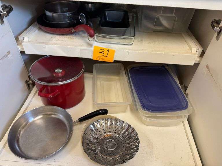 Assorted Kitchen Items - Assiter Auctioneers
