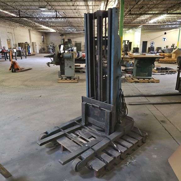 Big Joe 1000 Lbs. Pallet Stacker - Assiter Auctioneers