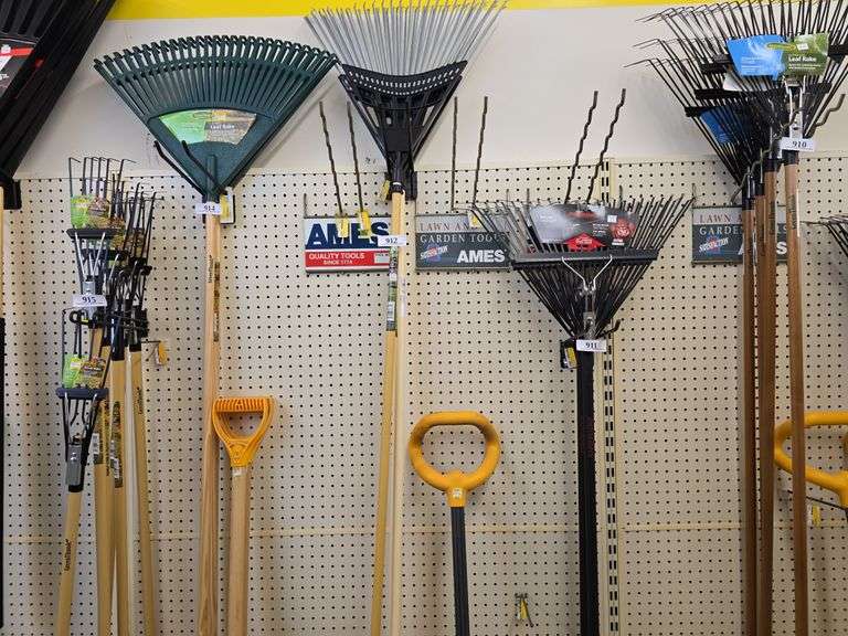 (3) Green Thumb 22 Tine poly Steel Leaf Rake - Assiter Auctioneers