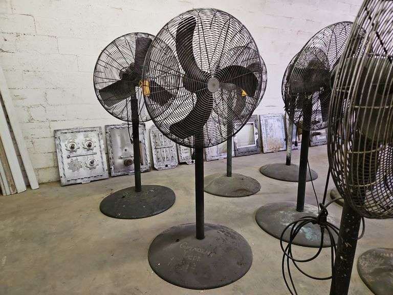 30" Airmaster Industrial Pedestal Fan UP3OLF16-S - Assiter Auctioneers