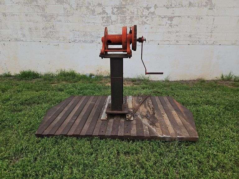 Beebe Bros. All Steel 5 Ton Hand Winch On Stand 78 B - Assiter Auctioneers